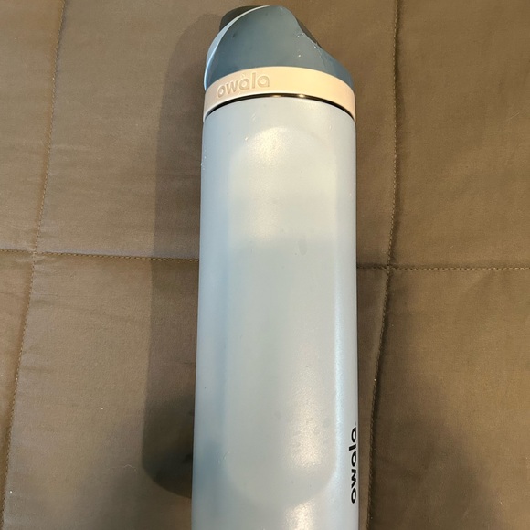 owala | Kitchen | Owala Light Blue Water Bottle24 Oz | Poshmark